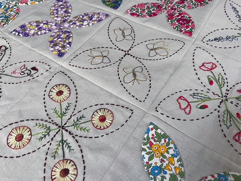 Jardin de Poche Quilt - Cottage Garden Threads & Veronique's Design ...
